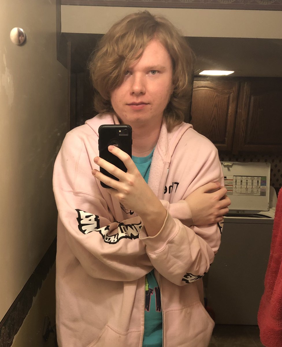 Nightly🦈 (Slots Full) (@NightlyFlare) さんのイラスト・マンガ作品まとめ (2 件) - Twoucan