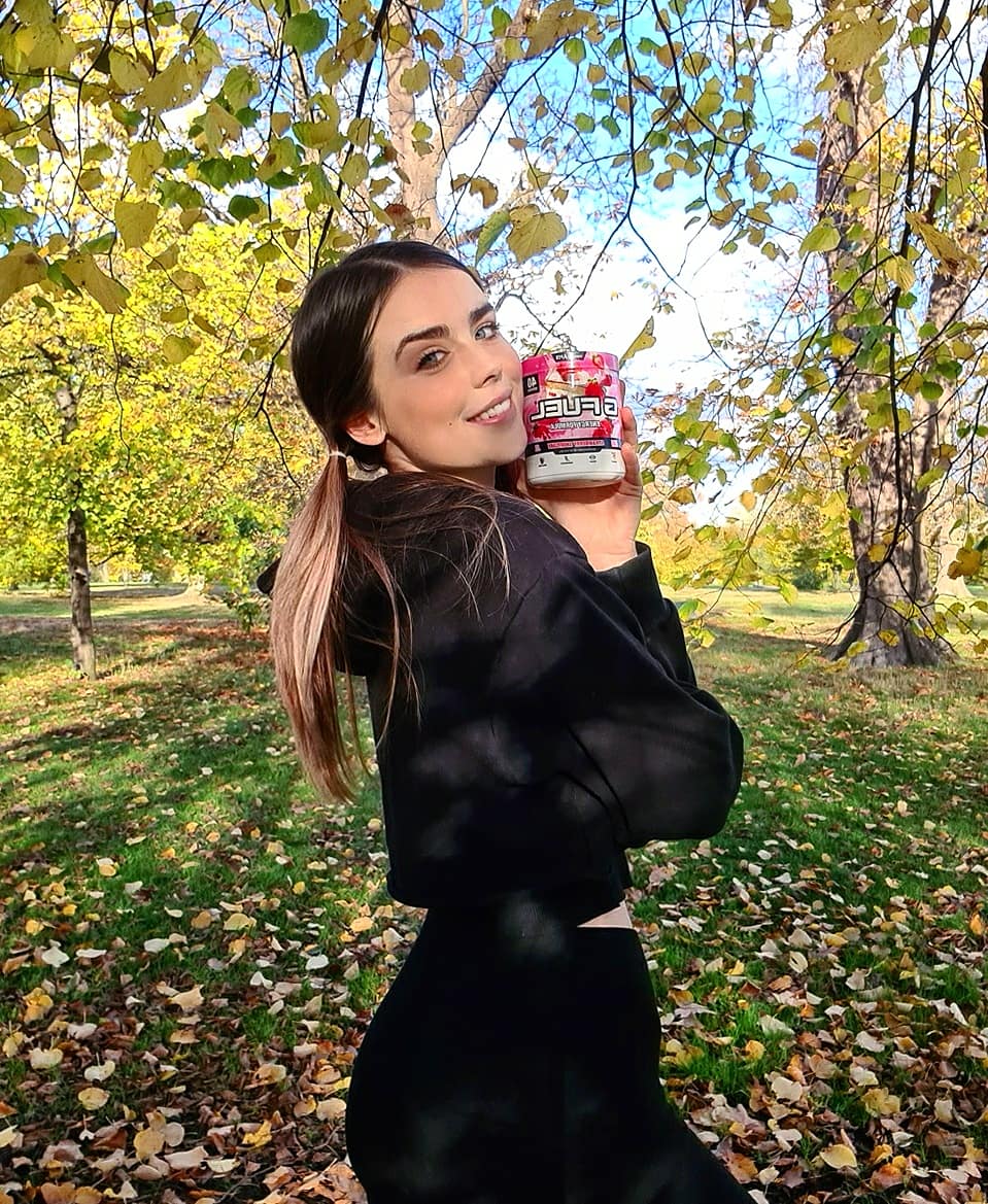 TW Pornstars - 1 pic. Danielle Love. Twitter. I love Autumn!! 🍂🍁 ...