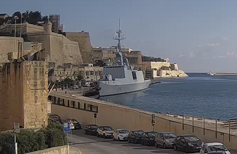 WarshipCam on Twitter: "French Navy La Fayette-class frigate FS Aconit (F713) docked in Valletta ...
