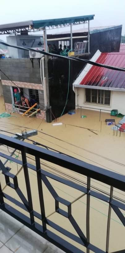 RescuePH : 22 individuals and 1 dog are stranded in a house at Golf St ...