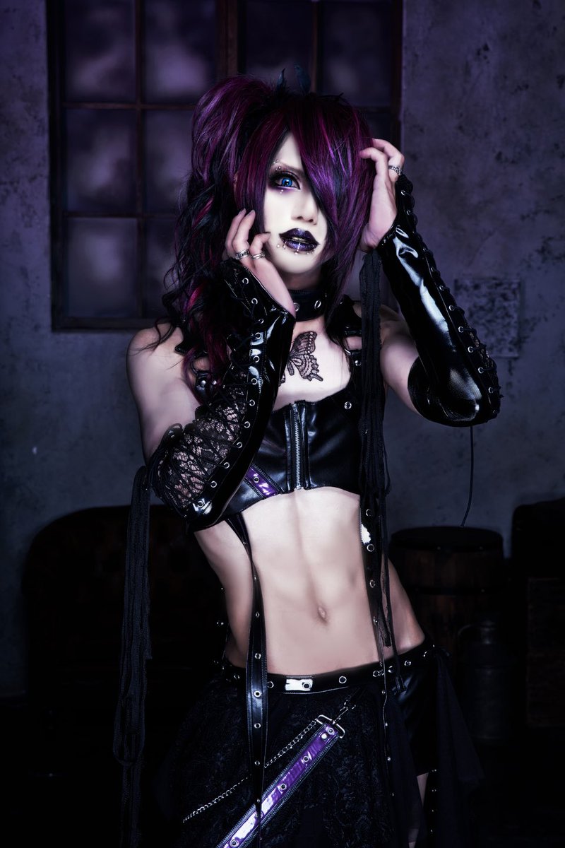 DazzlingBAD 綾葉-AYAHA- on Twitter: "ここで逢うのは初めてだね。 DazzlingBAD（ダズリングバッド）Bass担当の綾葉-AYAHA-と言います、、 これ ...