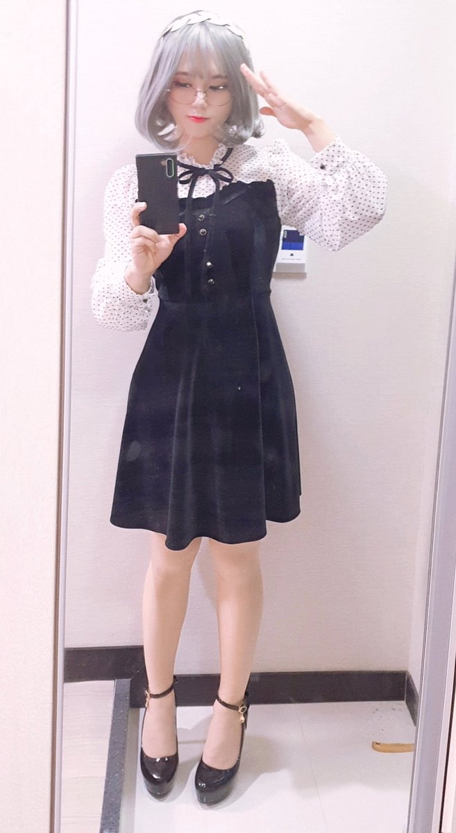 이 옷이 제일 이쁜듯...😆 GOBUGI🎀 @gobugi0