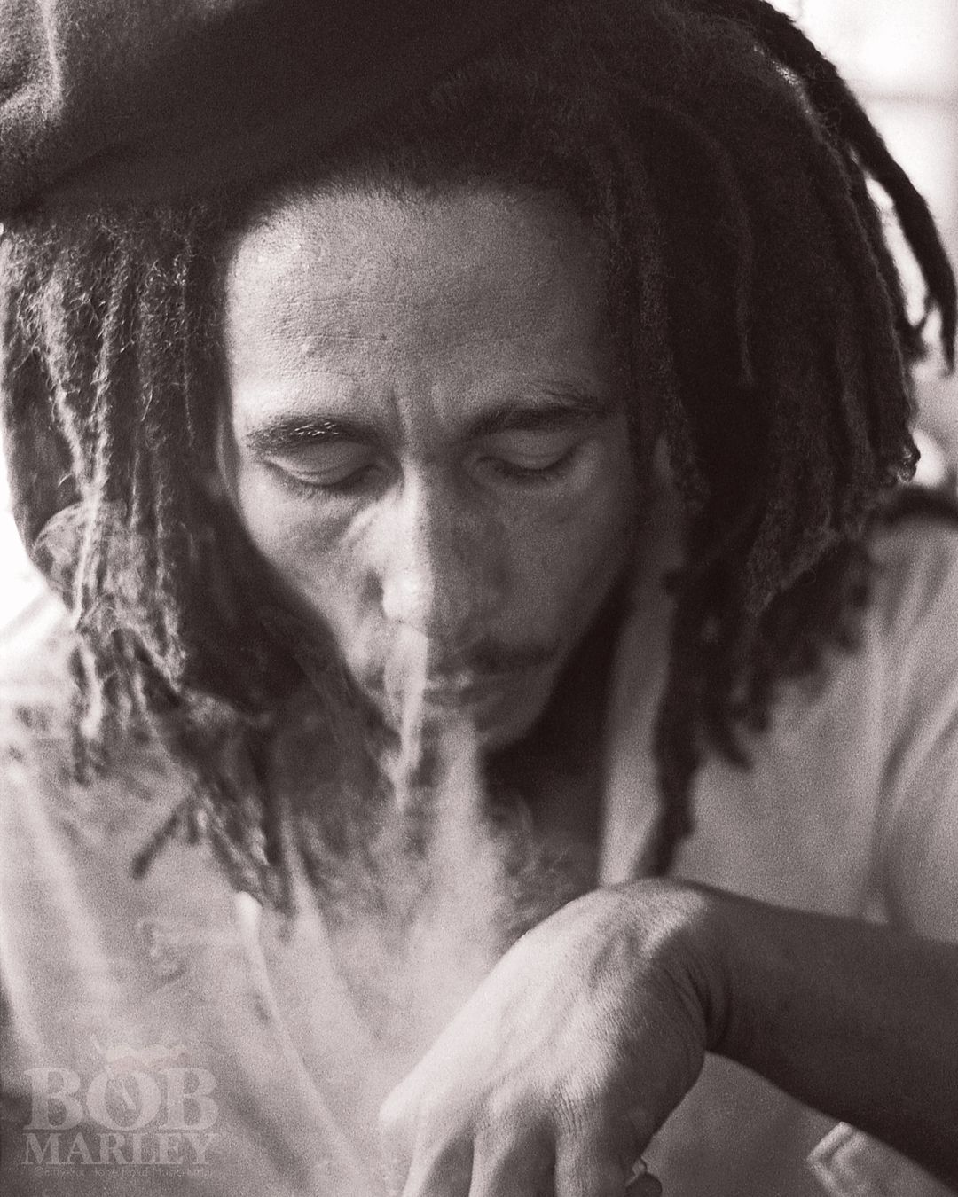 Bob Marley Guitar Smoking