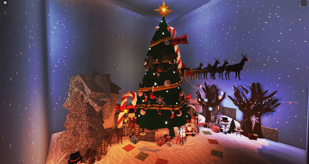 Christmas Tree Twitter Background