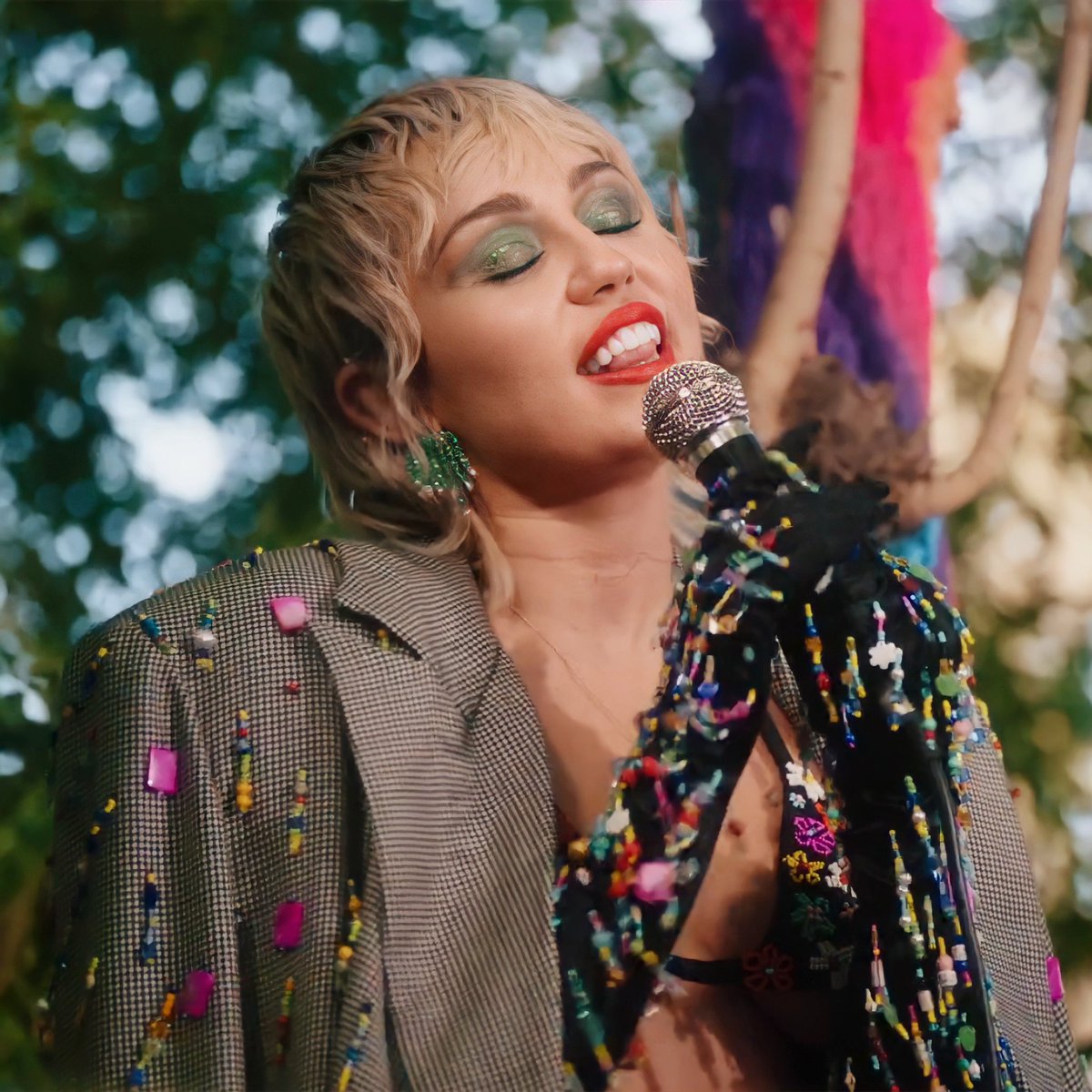 Backyard Sessions Miley Cyrus : Web Rip Mtv Unplugged Miley Cyrus ...