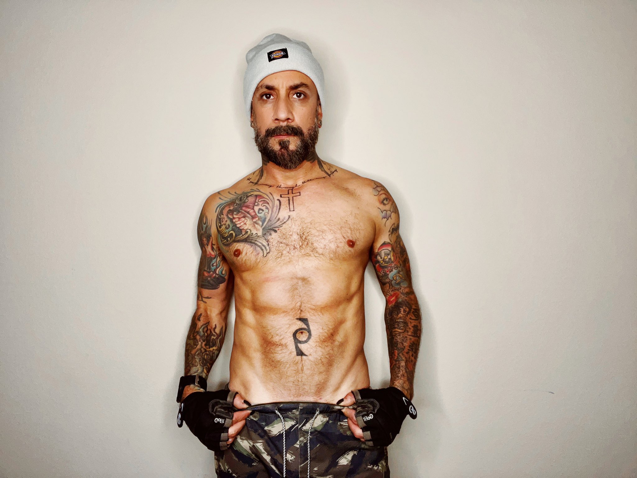 Tatuagem No Peito Aj Mclean AJ, Do Backstreet Boys, Faz Antes E Depois