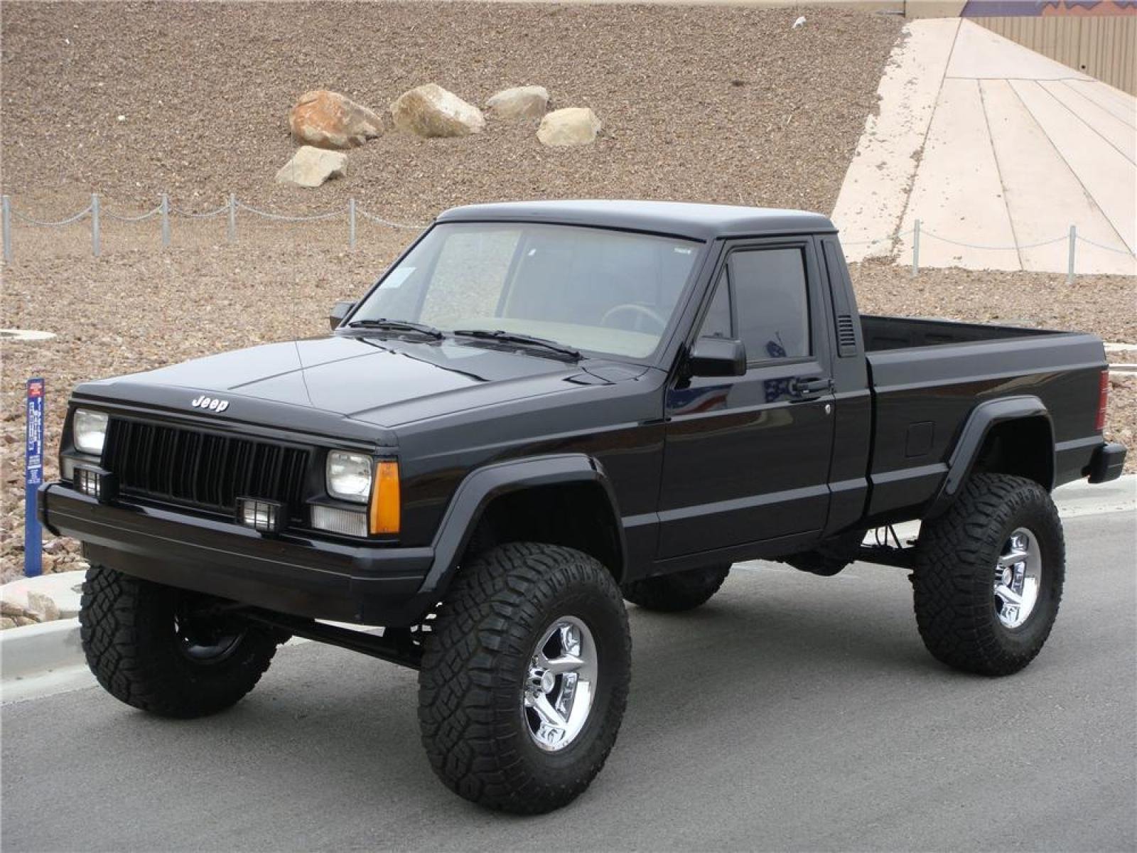 Jeep Comanche Lifted