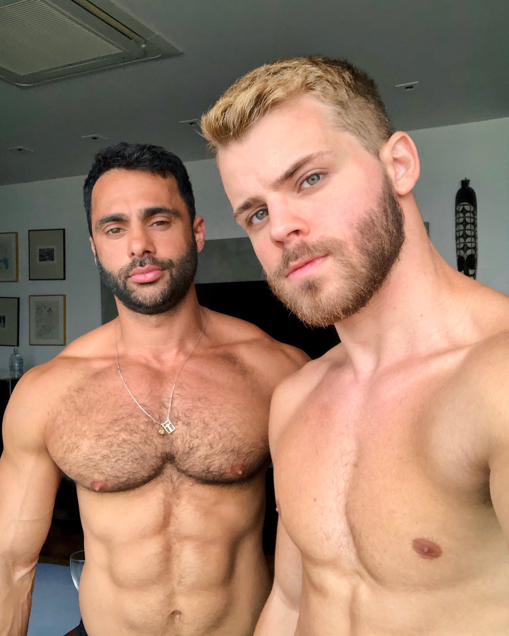 Gael Augusto on Twitter: "Um Augusto incomoda muita gente. Dois Augustos incomodam, incomodam ...