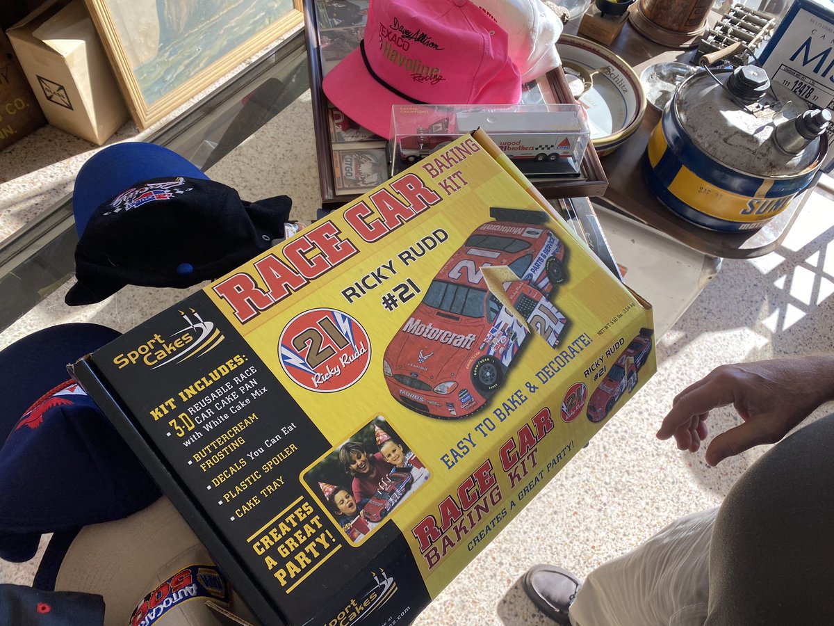 Y'all want a Ricky Rudd cake? : r/NASCAR