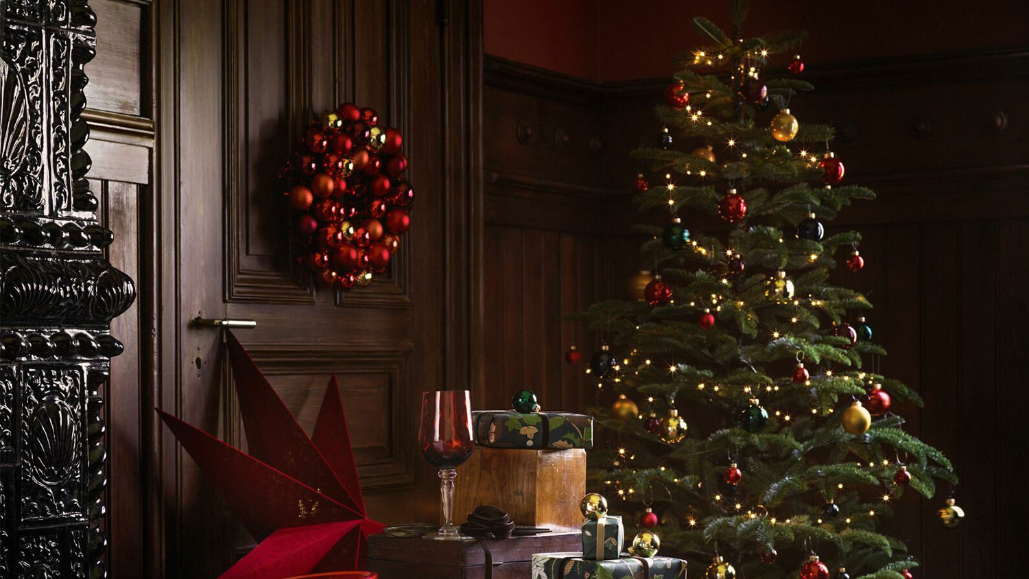 Christmas Tree Twitter Background