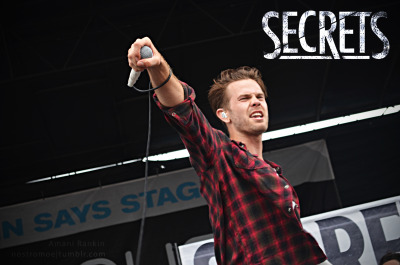 Secrets Band Fragile Figures