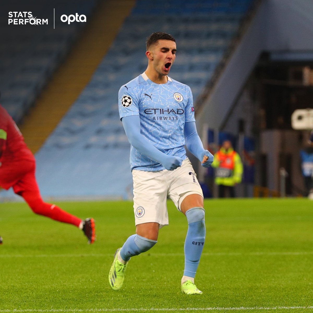 Man City verrytteli Marseillen ulos europeleistä - Ferran Torresin ...