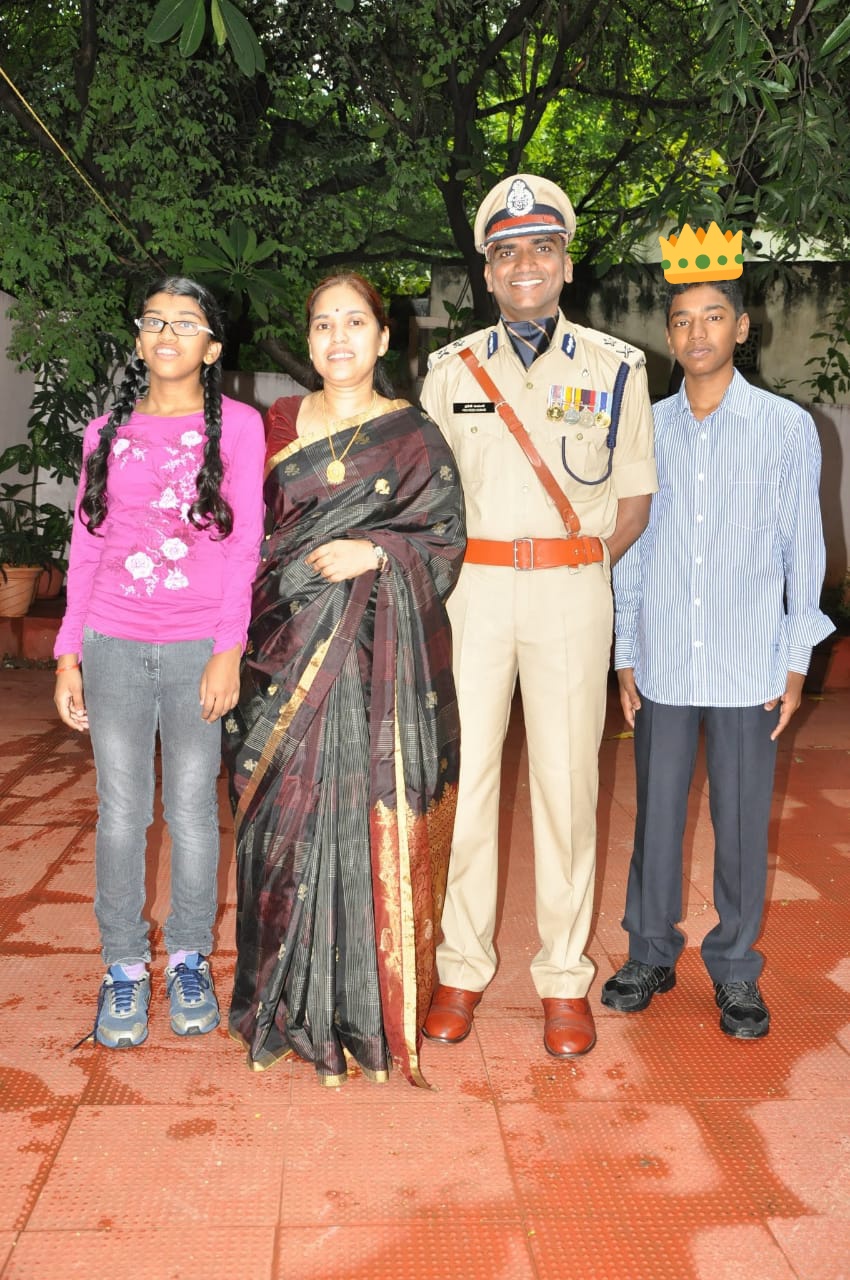 Praveen Kumar And His Wife 