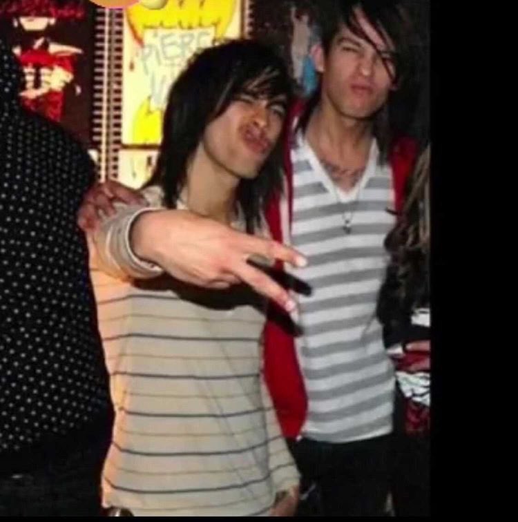 Vic Fuentes Age Vic Fuentes Age