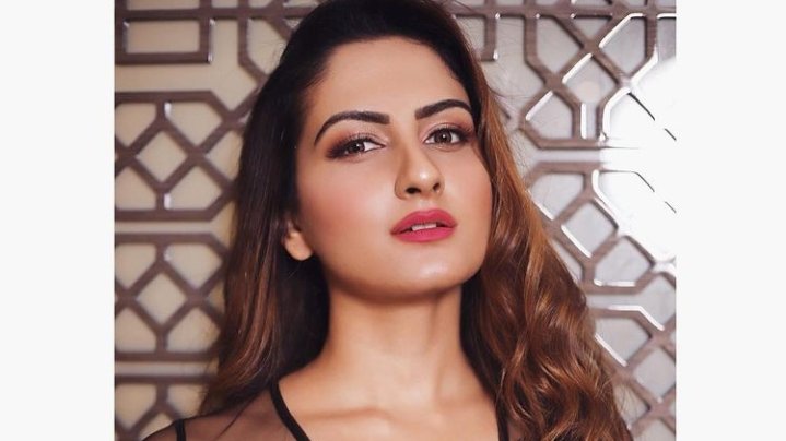 Isha Khan's Instagram, Twitter & Facebook on IDCrawl