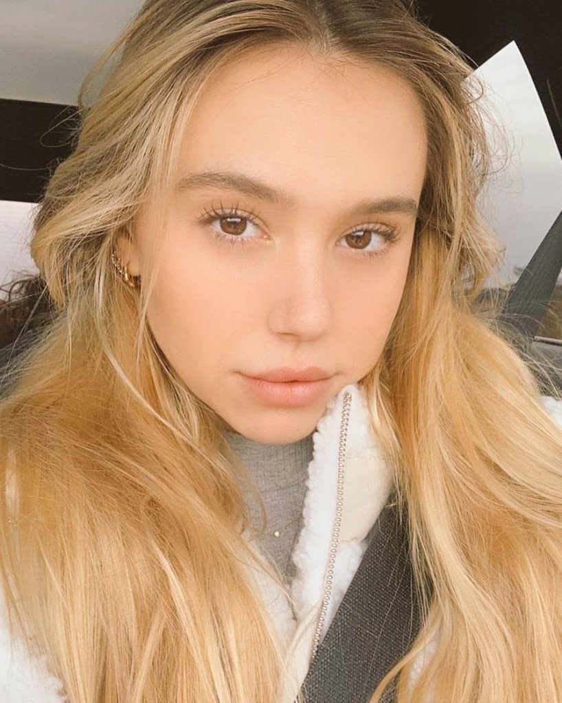 That innocence is worth giving up everything. Worship you my Goddess Alexis Ren alexis ren fan ...