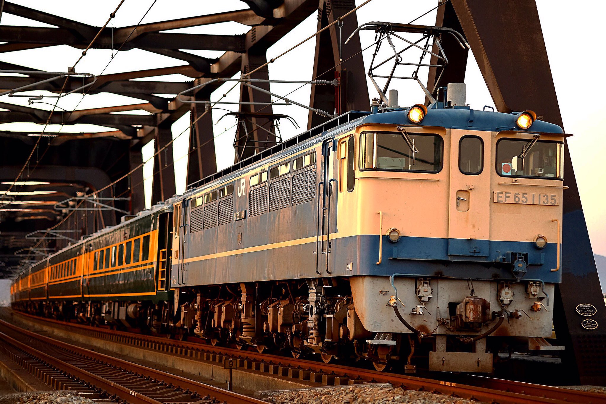 うんつく on Twitter: "9302レ サロンカーみずしま 復路 EF65 1135＋大サロ7B https://t.co/xkZVIKTLk2" / Twitter