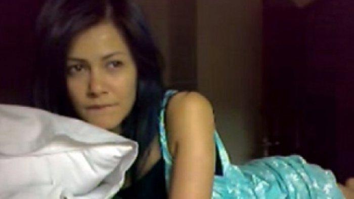 Tante Meilany on Twitter: "Masih ingat video bokep skandal Cut Tari dengan Ariel? Download ...