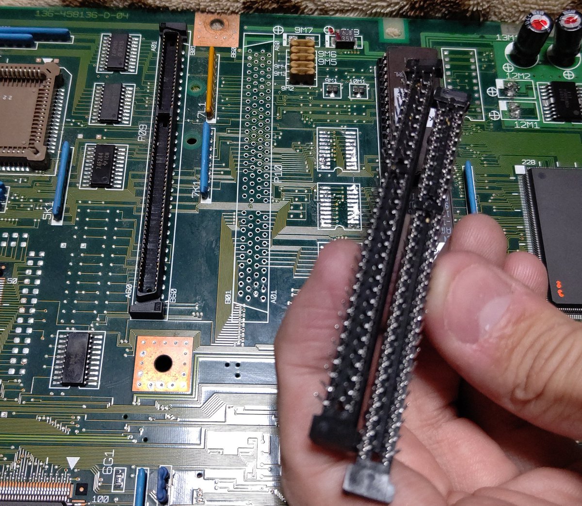 おふがお on Twitter: "というわけで、PC-9821Cx用CPUアクセラレーターのコネクタが無いので、「無ければ作れ」精神で、コネクタのニコイチして、ピン数増やした。これから実装 ...