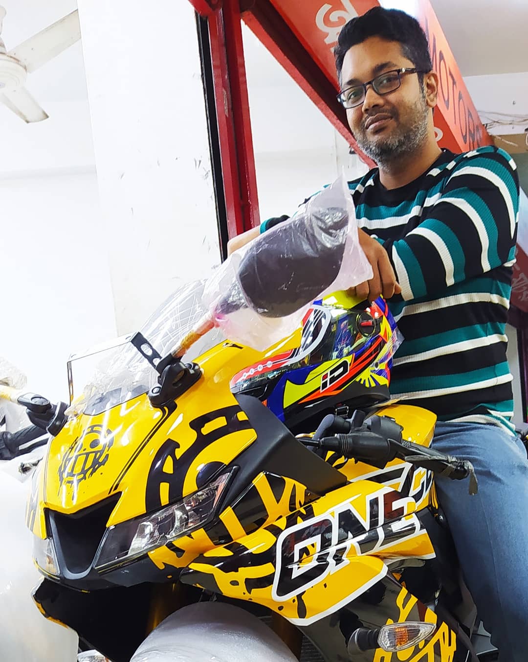 Yamaha R15 Bike Yellow