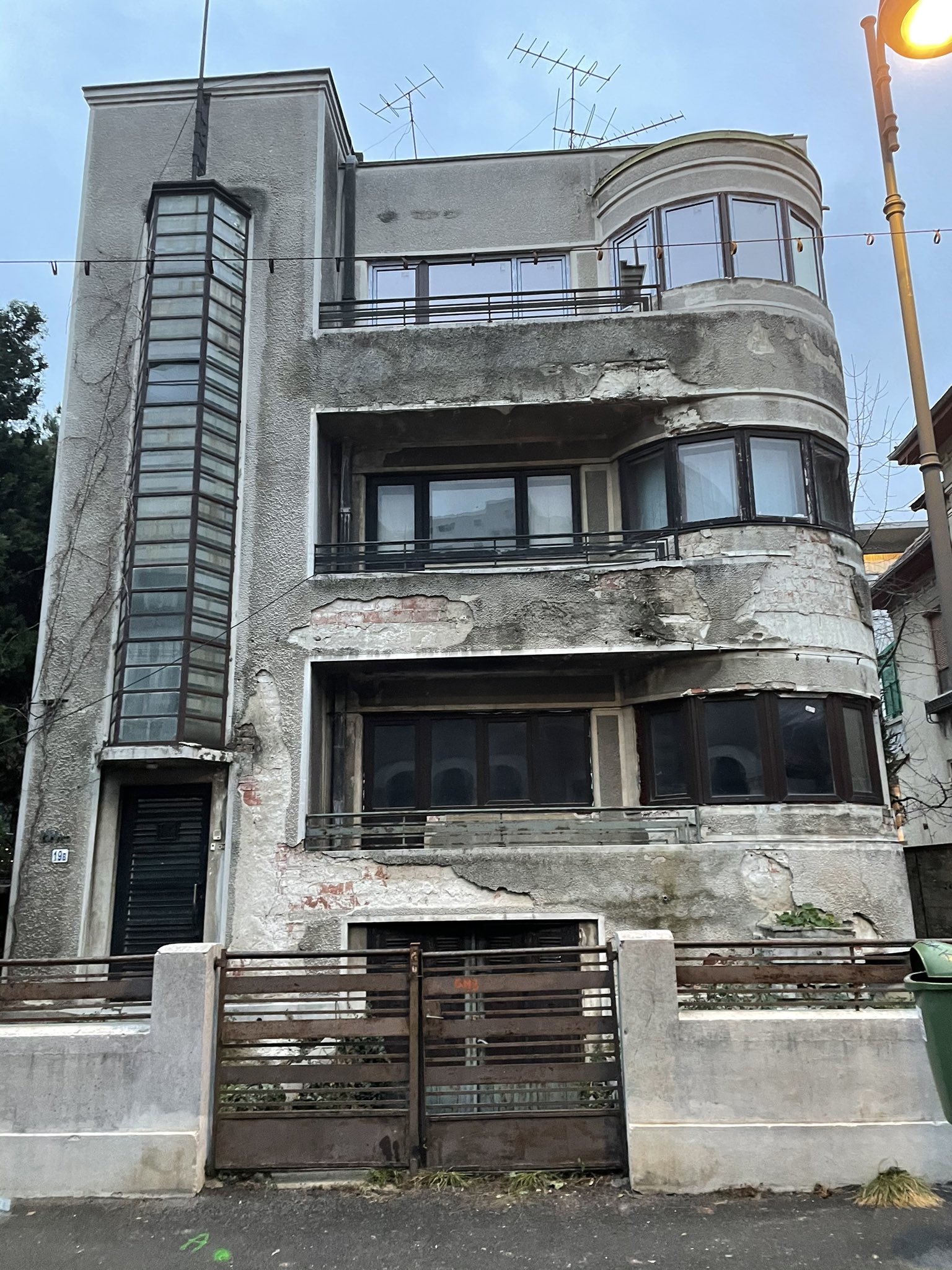 Early Modernist Architecture