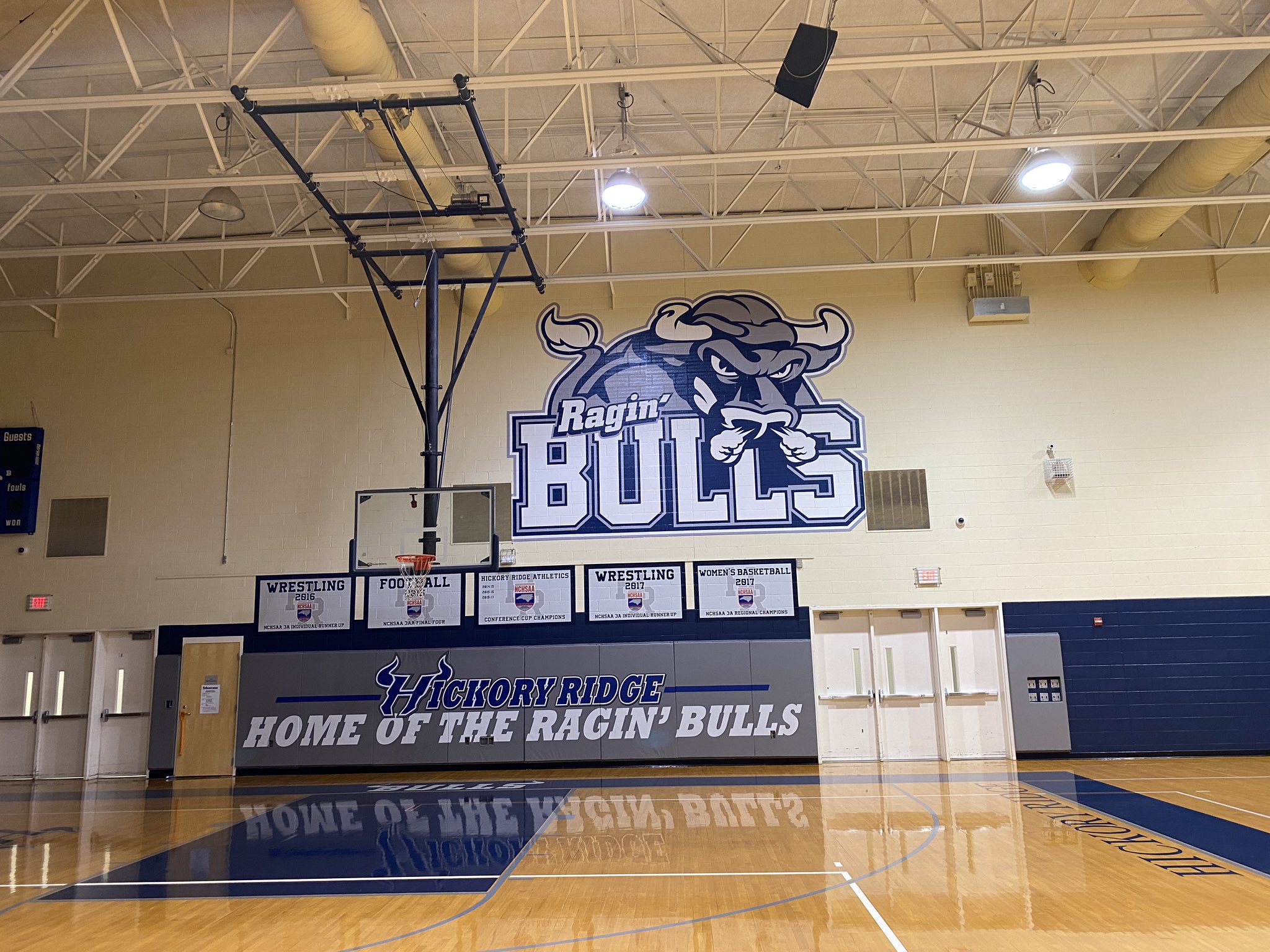 Hickory Ridge High School Bulls News Network (@hrhsbroadcast)
