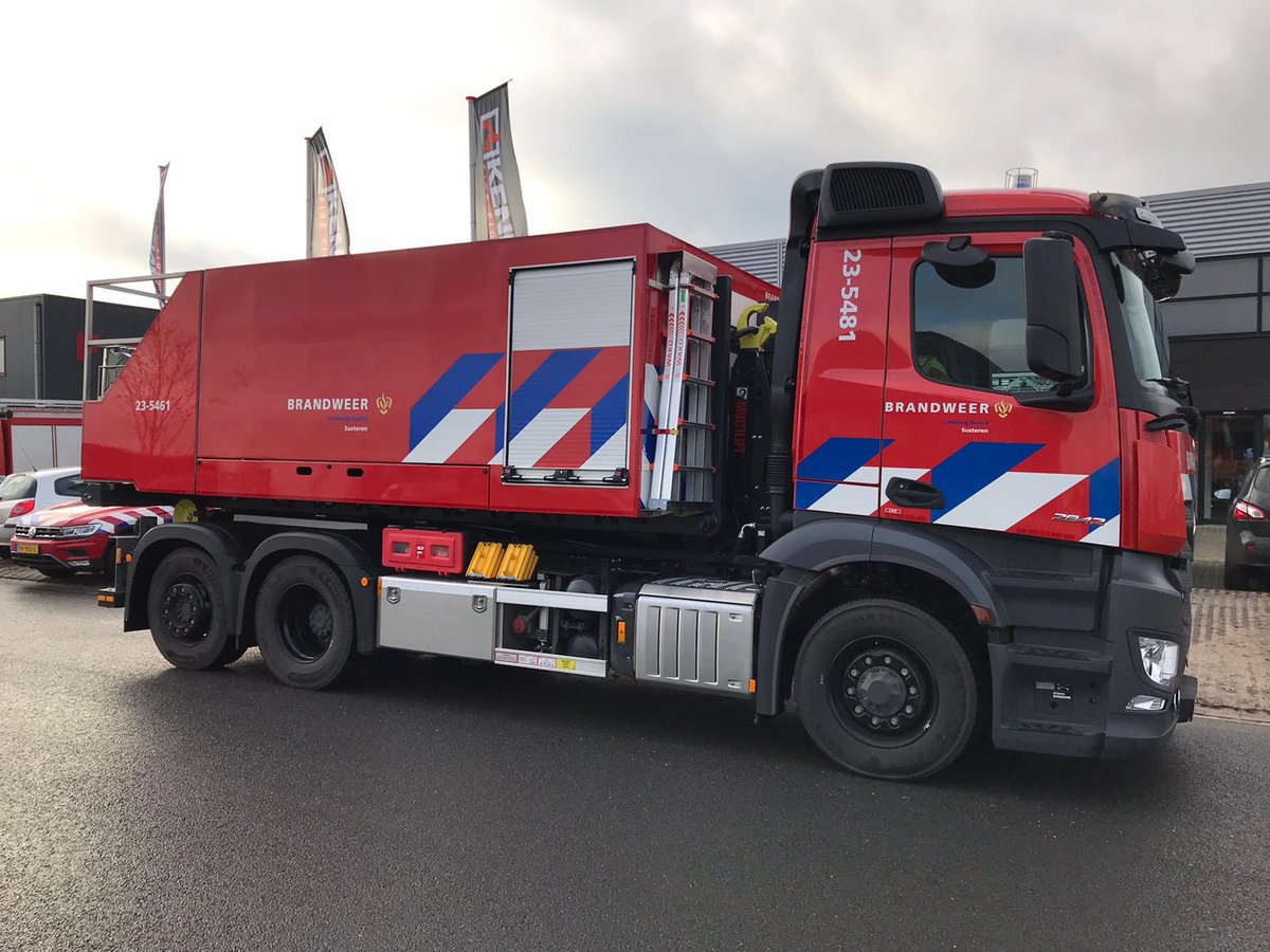 AFGELEVERD | 2 water haakarmbakken voor Veiligheidsregio Limburg-Noord ...