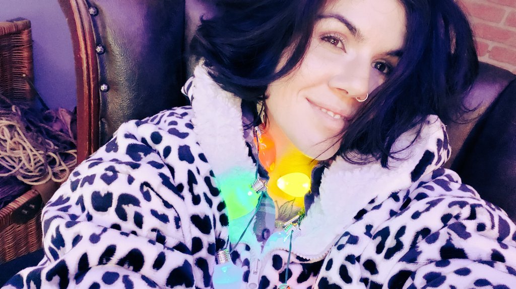 TW Pornstars - Frankie Rivers. Twitter. Logging onto @chaturbate to ...