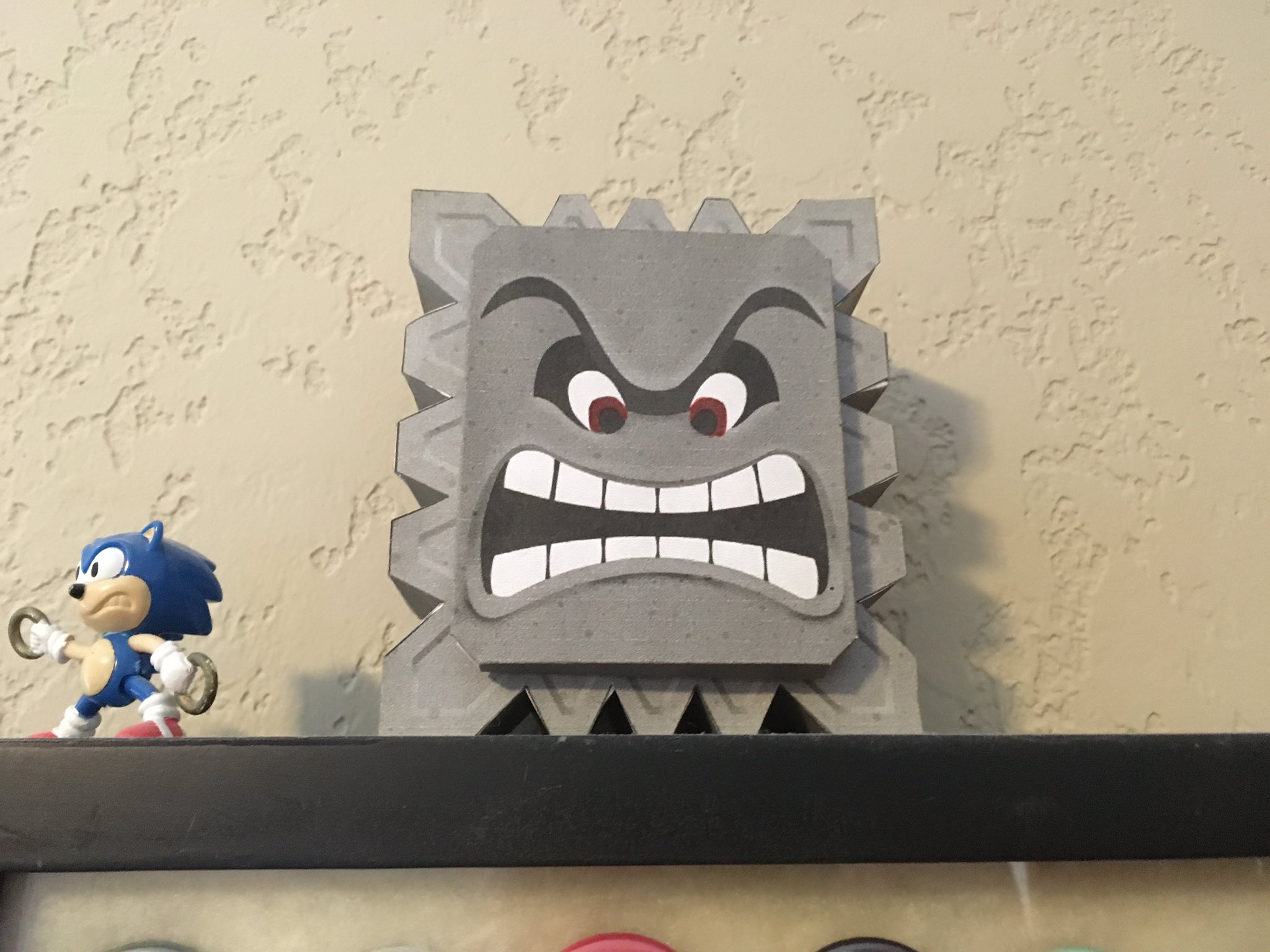 Mario Thwomp Papercraft