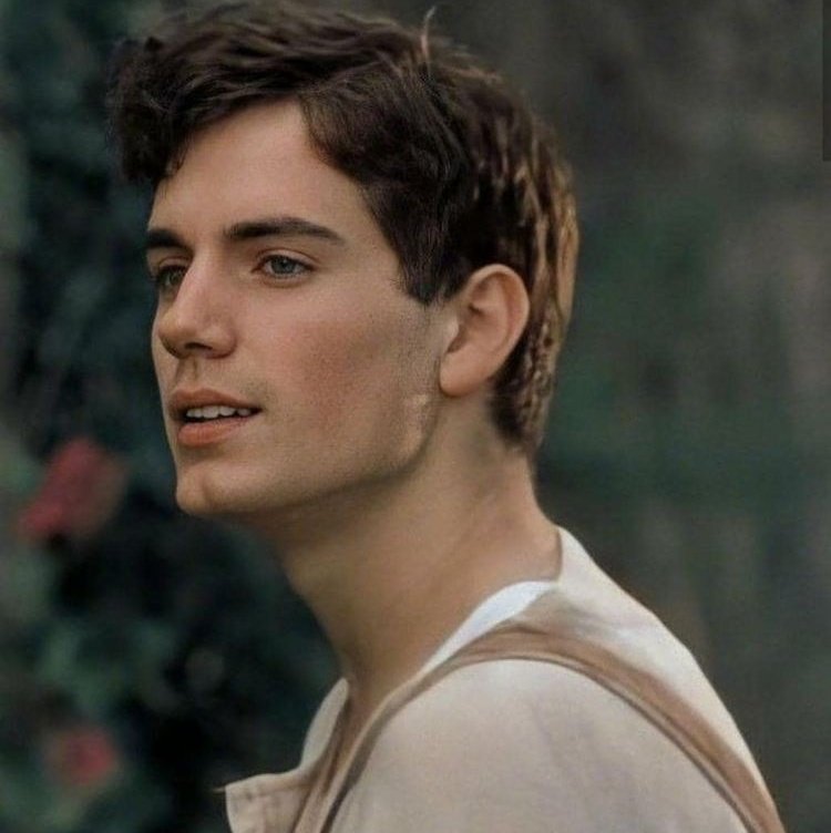 Emily Browning And Henry Cavill