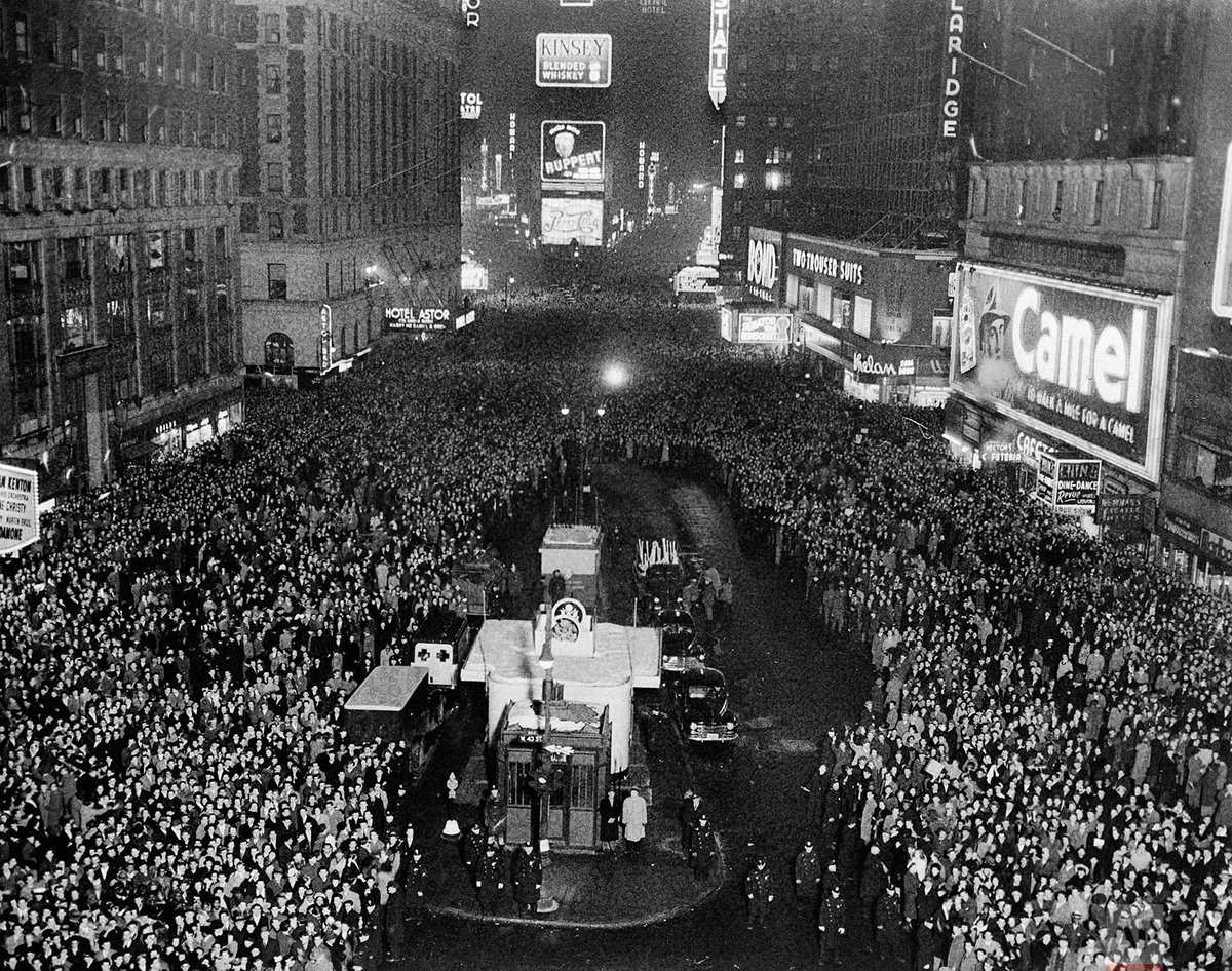 OTD in 1904, New York’s Times Square saw its first New Year’s Eve ...