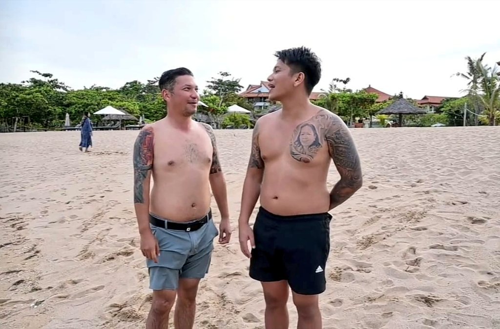MRVVIP on Twitter: "Gading Marten shirtless beach snap with Boris Bokir. #selebwatch https://t ...