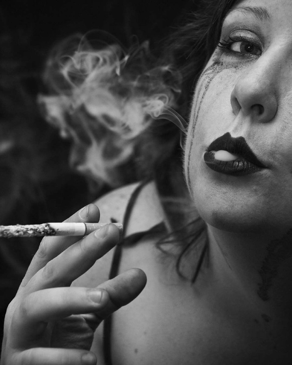 Lilly Penhall (@cosmicbookcoach) | Twitter