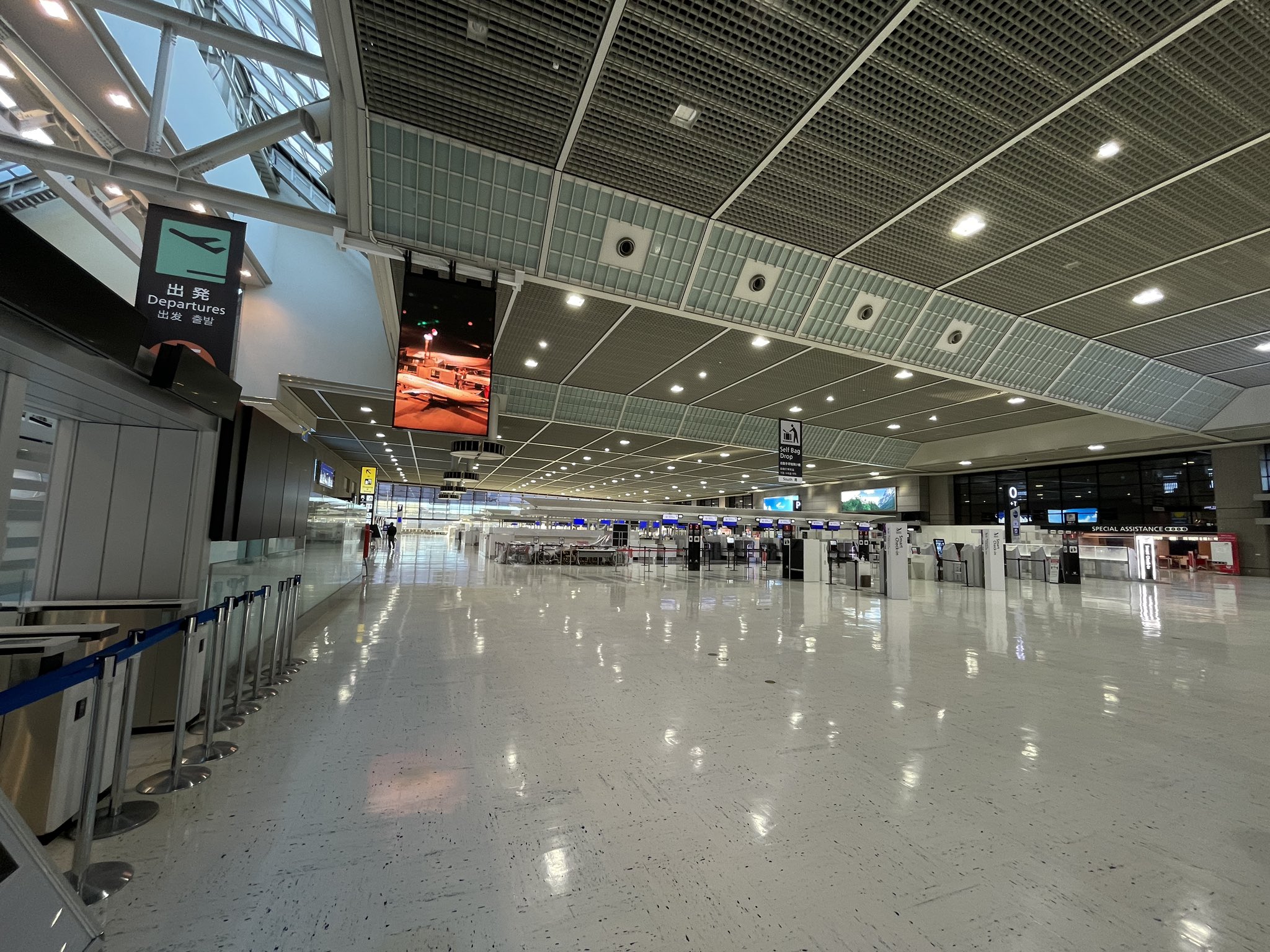 ガーシーが帰国 飛行機の到着時間は17時で成田空港のターミナルt2 即逮捕