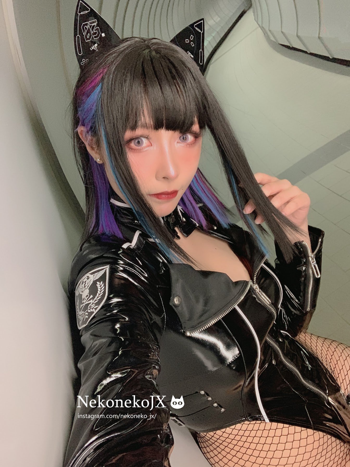Nekoneko JX on Twitter: "新年第一套片！皮衣好热啊好热啊好热啊！ I felt super hot (physically) in this costume. And ...
