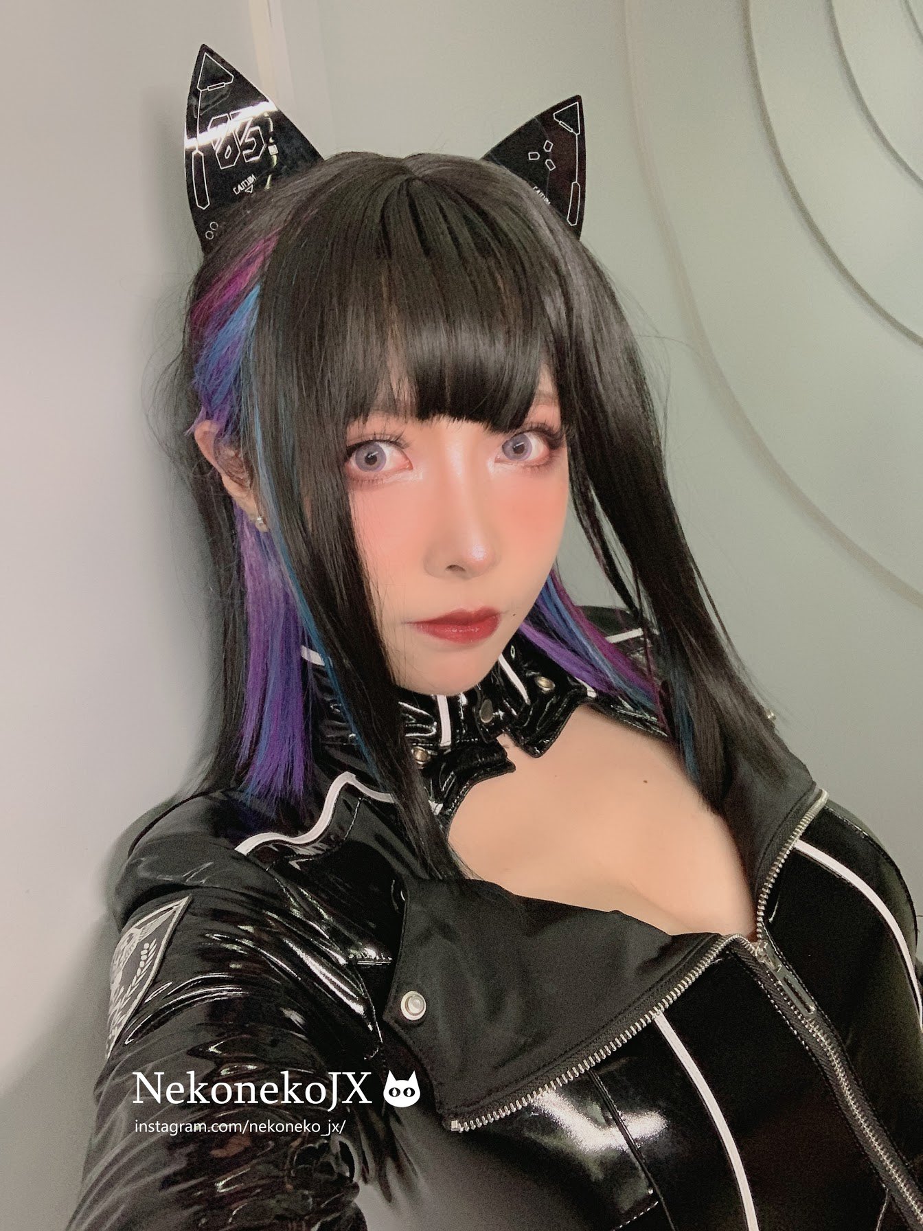 Nekoneko JX on Twitter: "新年第一套片！皮衣好热啊好热啊好热啊！ I felt super hot (physically) in this costume. And ...