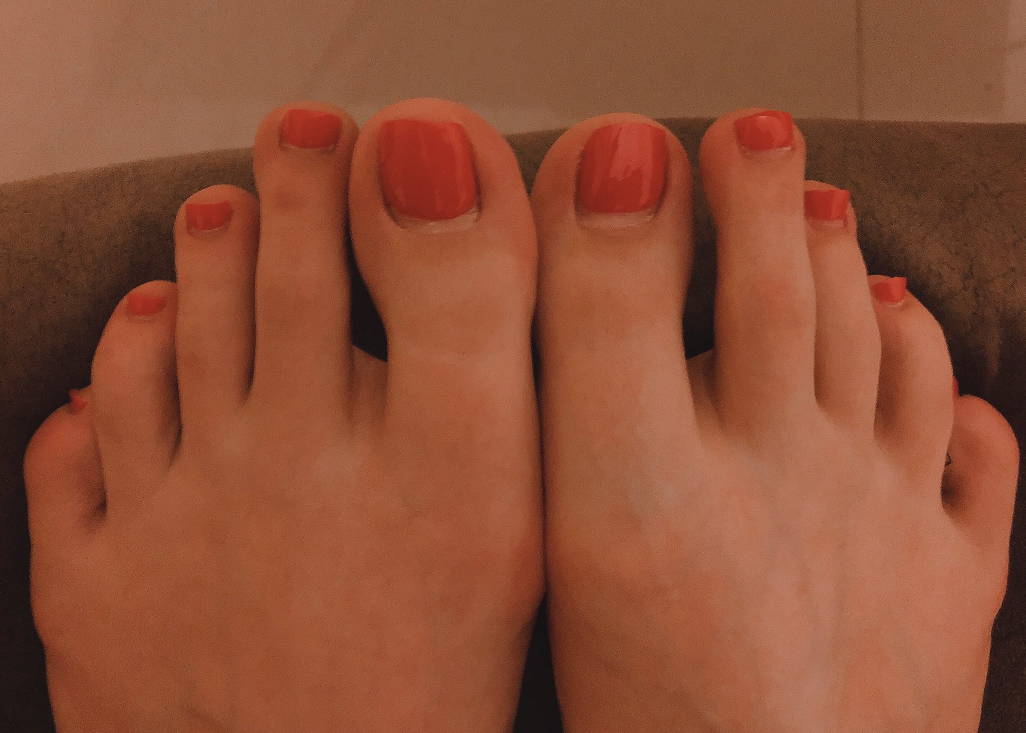 💎 Goddess Mia 💎 on Twitter: "Hmmmm.... Tomorrow I will get new mani and pedi 💅 Which bitch will ...