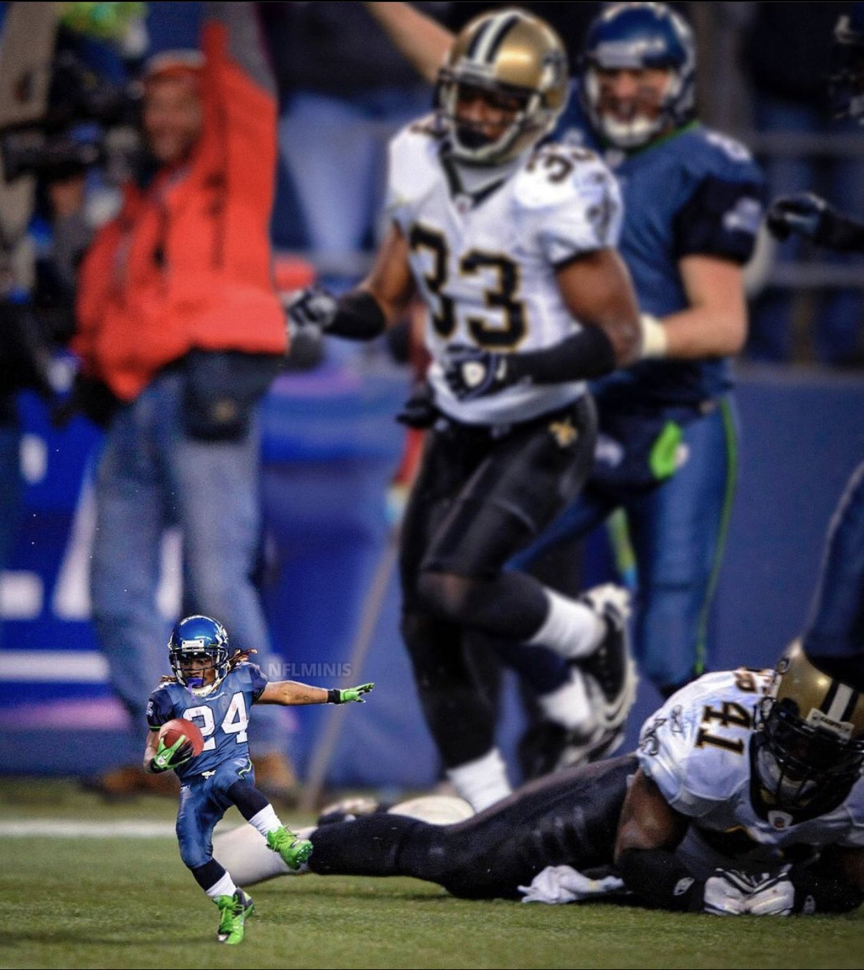 Marshawn Lynch Stiff Arm