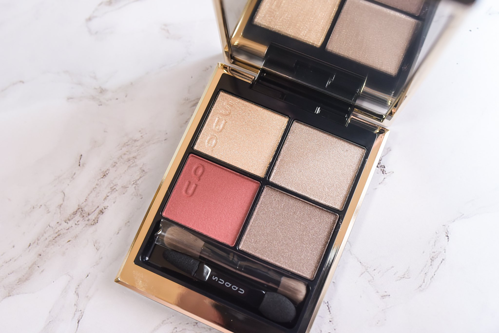 SUQQU～アイシャドウ～ / Twitter