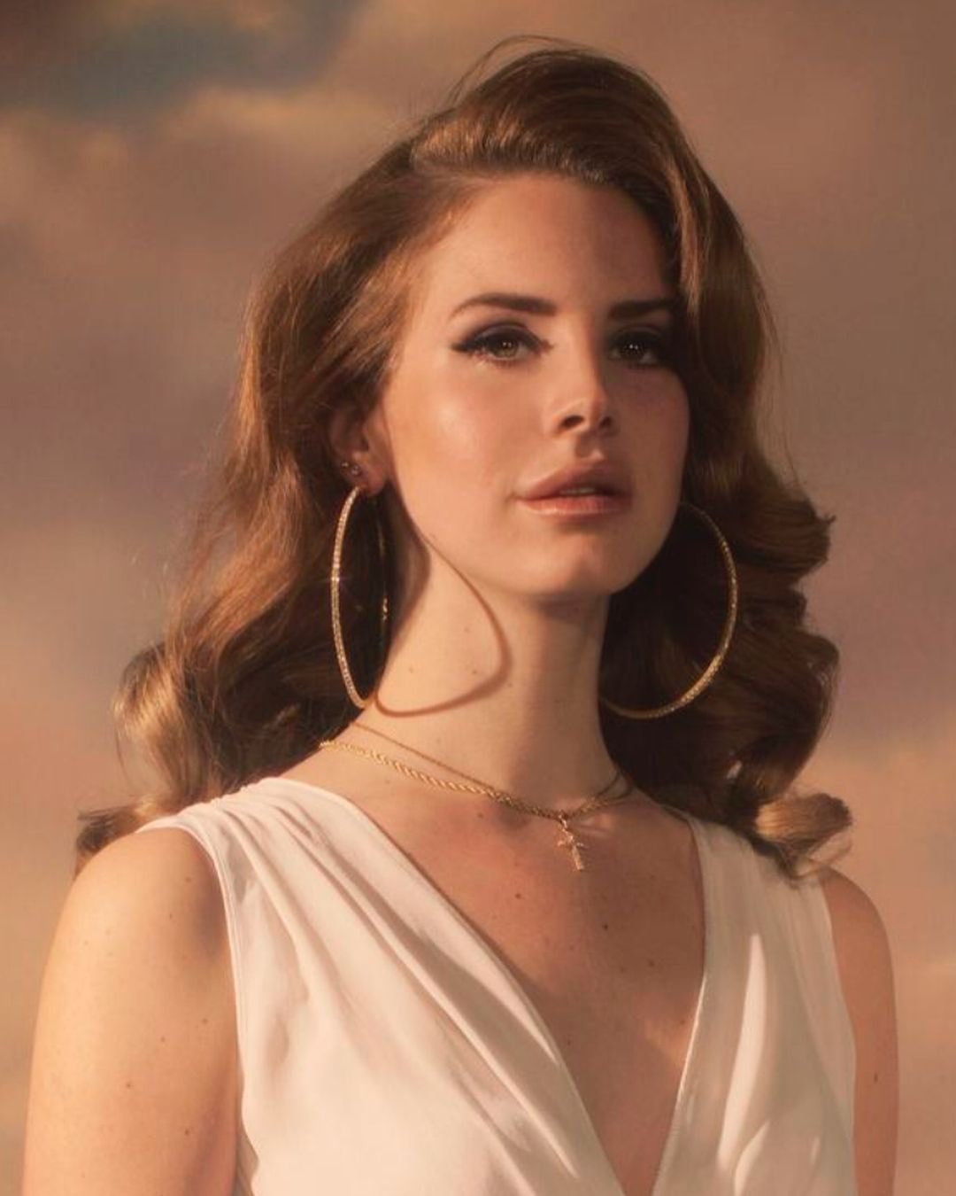 Lana Del Rey Hairstyle Curls