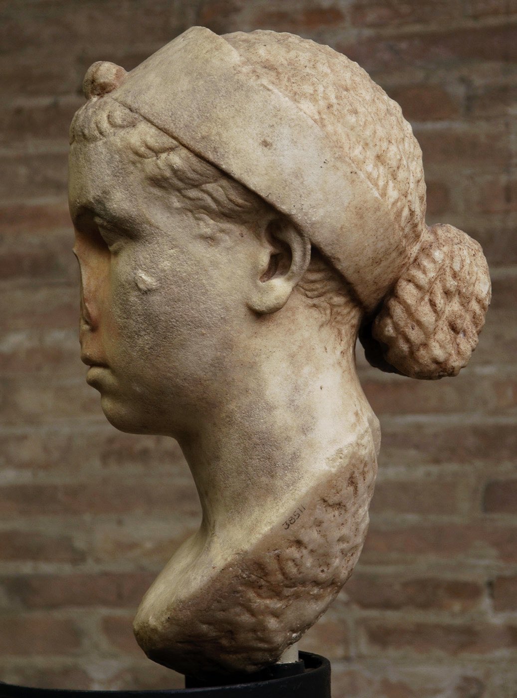 Cleopatra Vii Statue