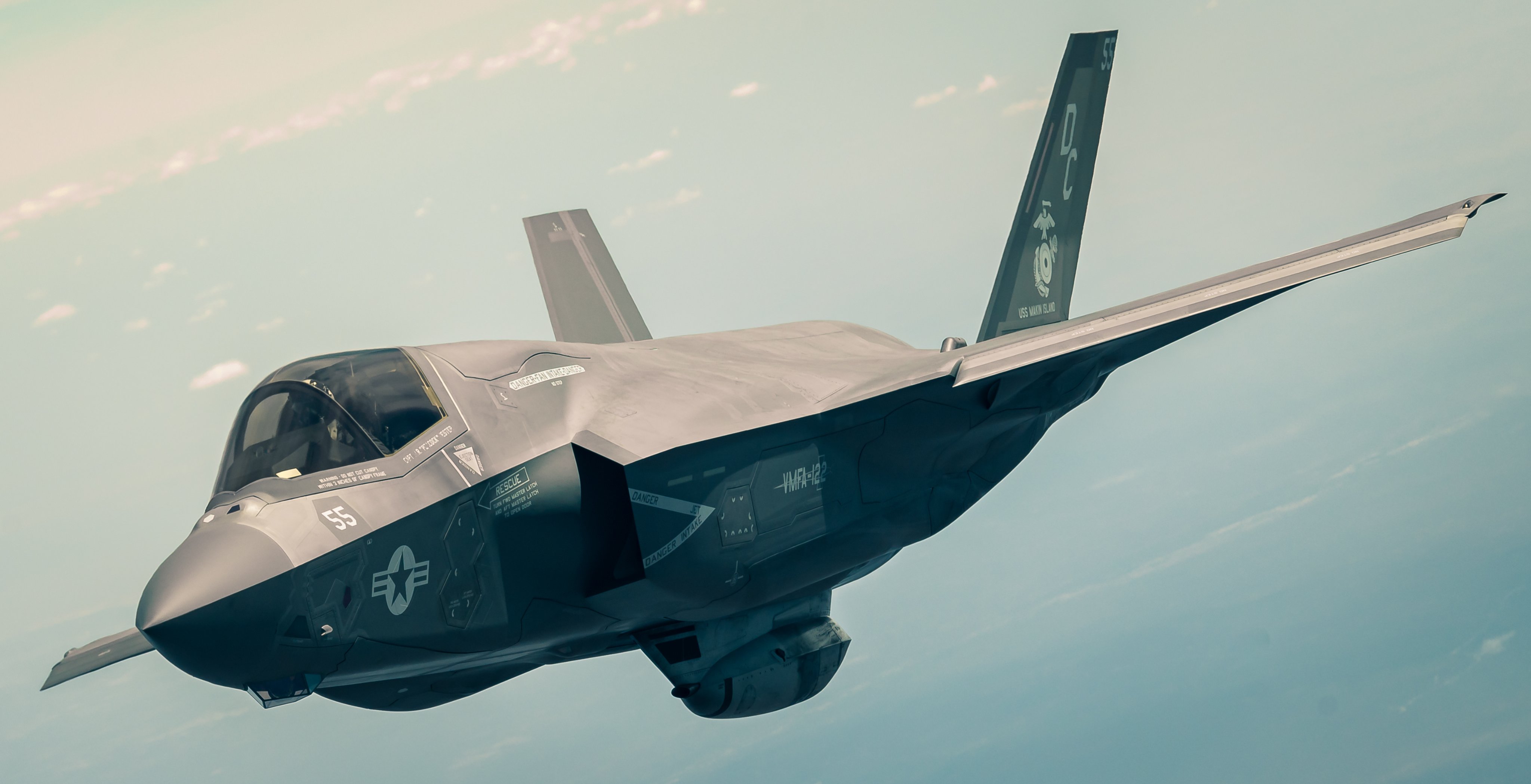 US Veteran Pilot Compares F-35 With F-22 Raptor; Explains What Makes F ... US Veteran Pilot Compares F-35 With F-22 Raptor; Explains What Makes F ...