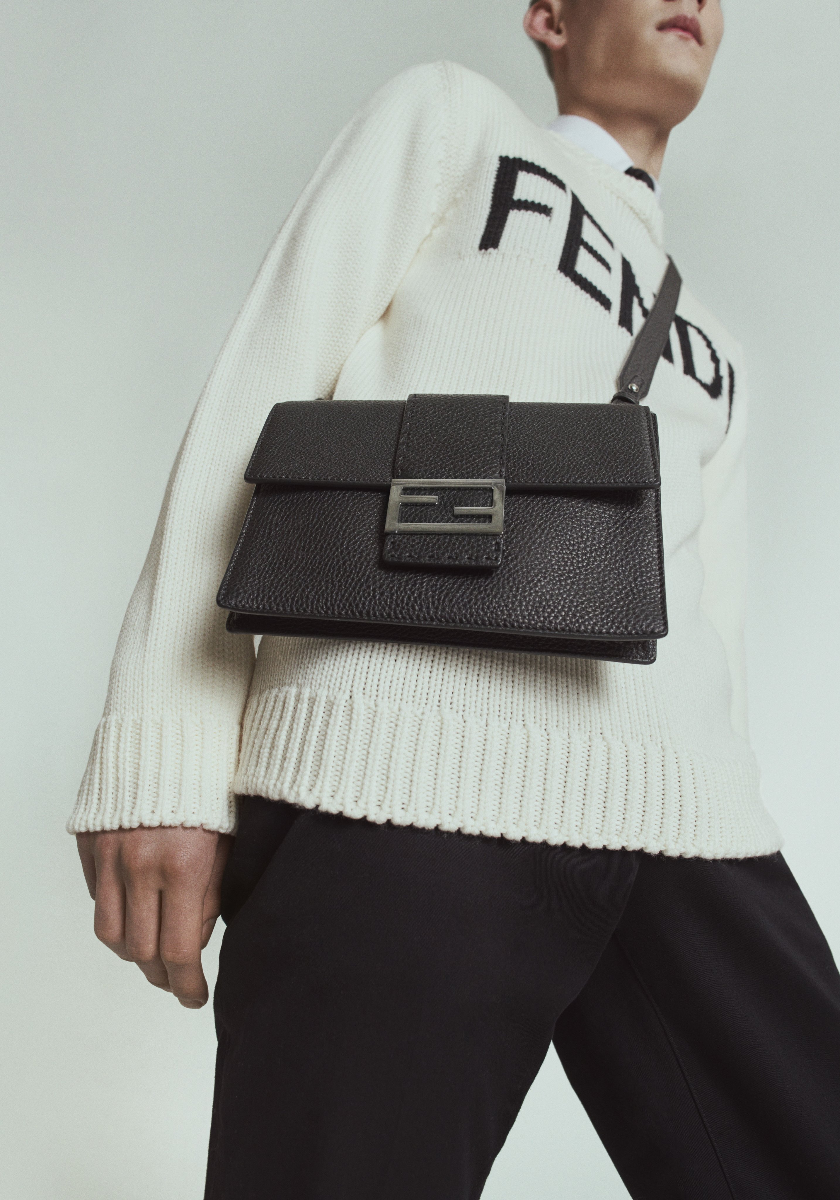 FENDI♡フェンディ♡スリムクラッチ♡Sサイズ (FENDI FENDI♡フェンディ♡スリムクラッチ♡Sサイズ (FENDI
