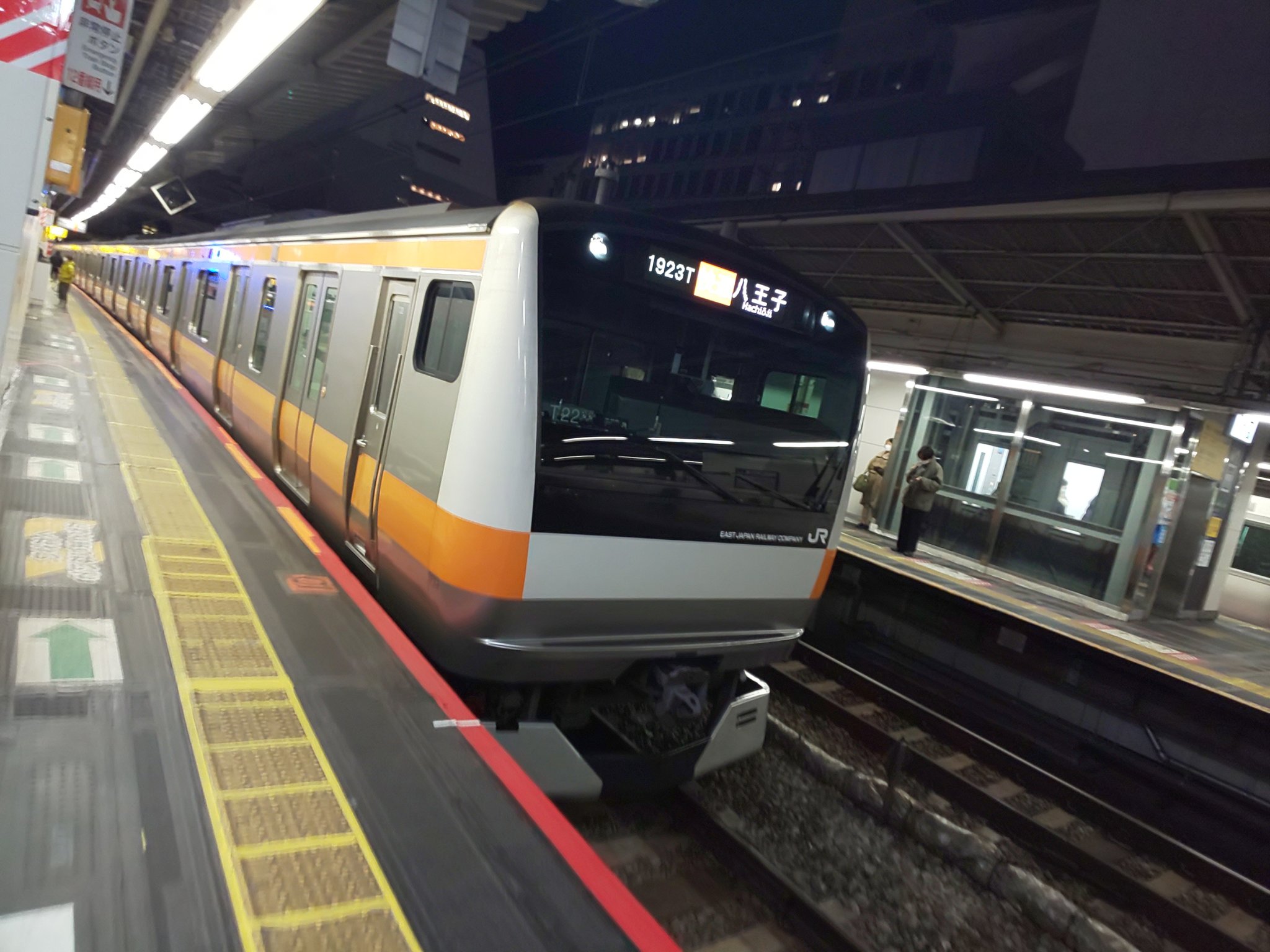 SASATAKU on Twitter: "2021･ 1･30 5本目． JR中央線 E233系 T22編成 8号車 快速 1923T列車 御茶ノ水～新 宿[JC03～JC05] https ...