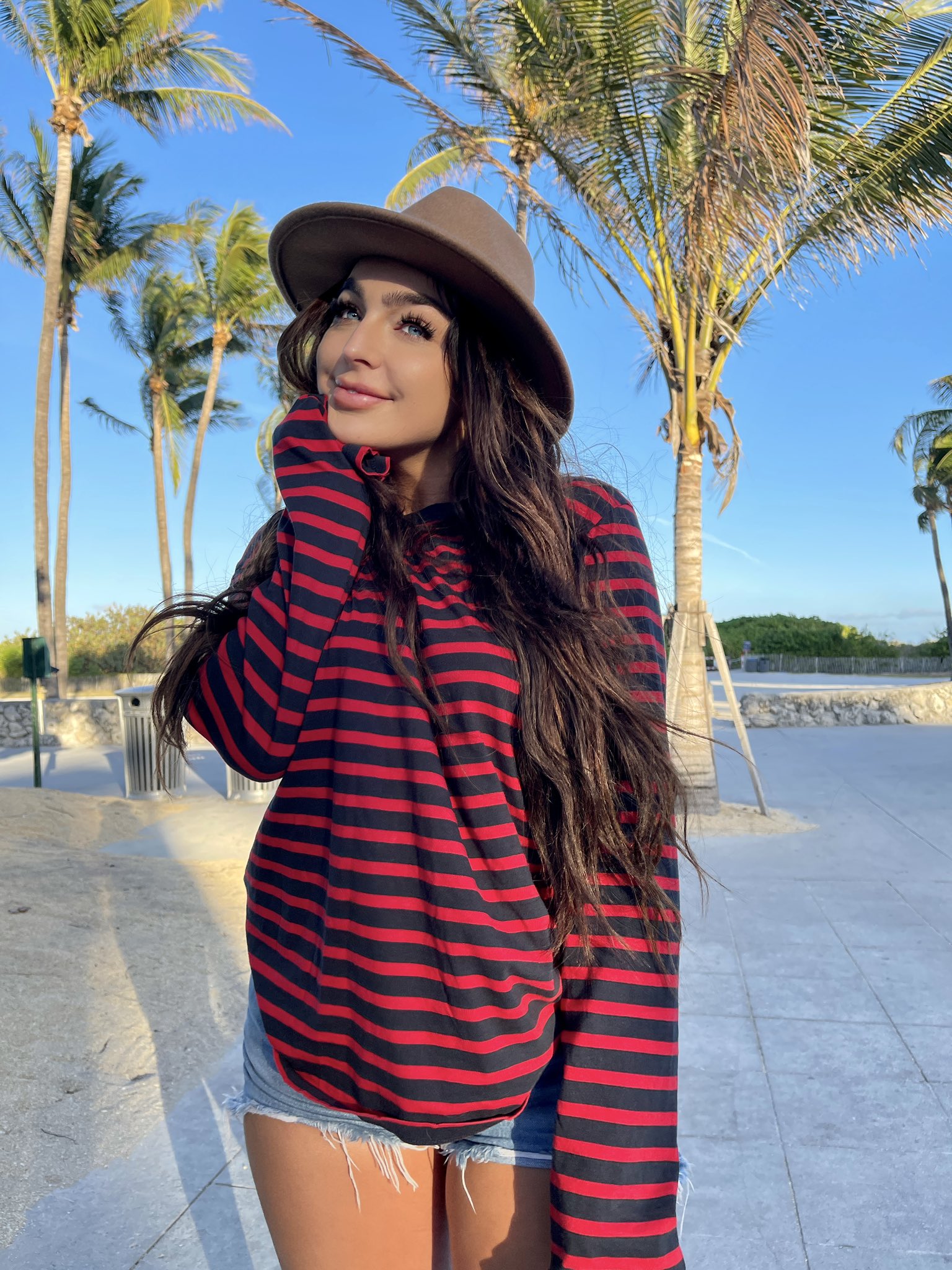 TW Pornstars - 1 pic. Emily Rinaudo. Twitter. In South Beach ew. 2:31 ...