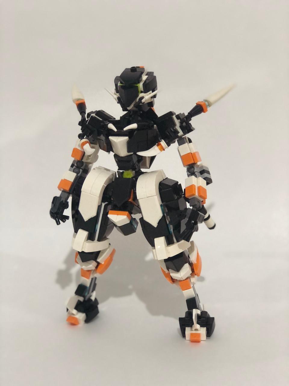 Gargantia Chamber Figure