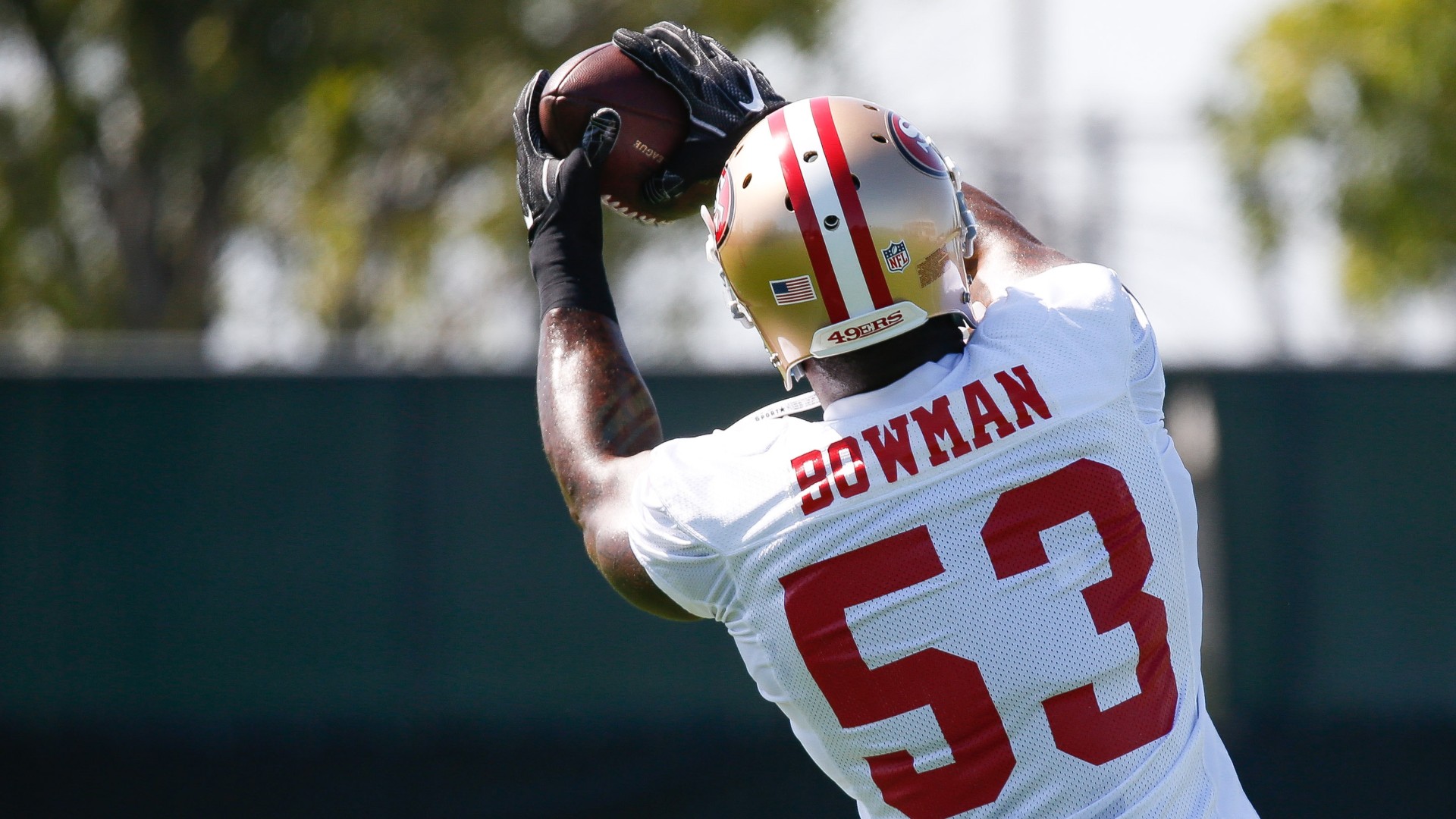 Navorro Bowman Wallpaper