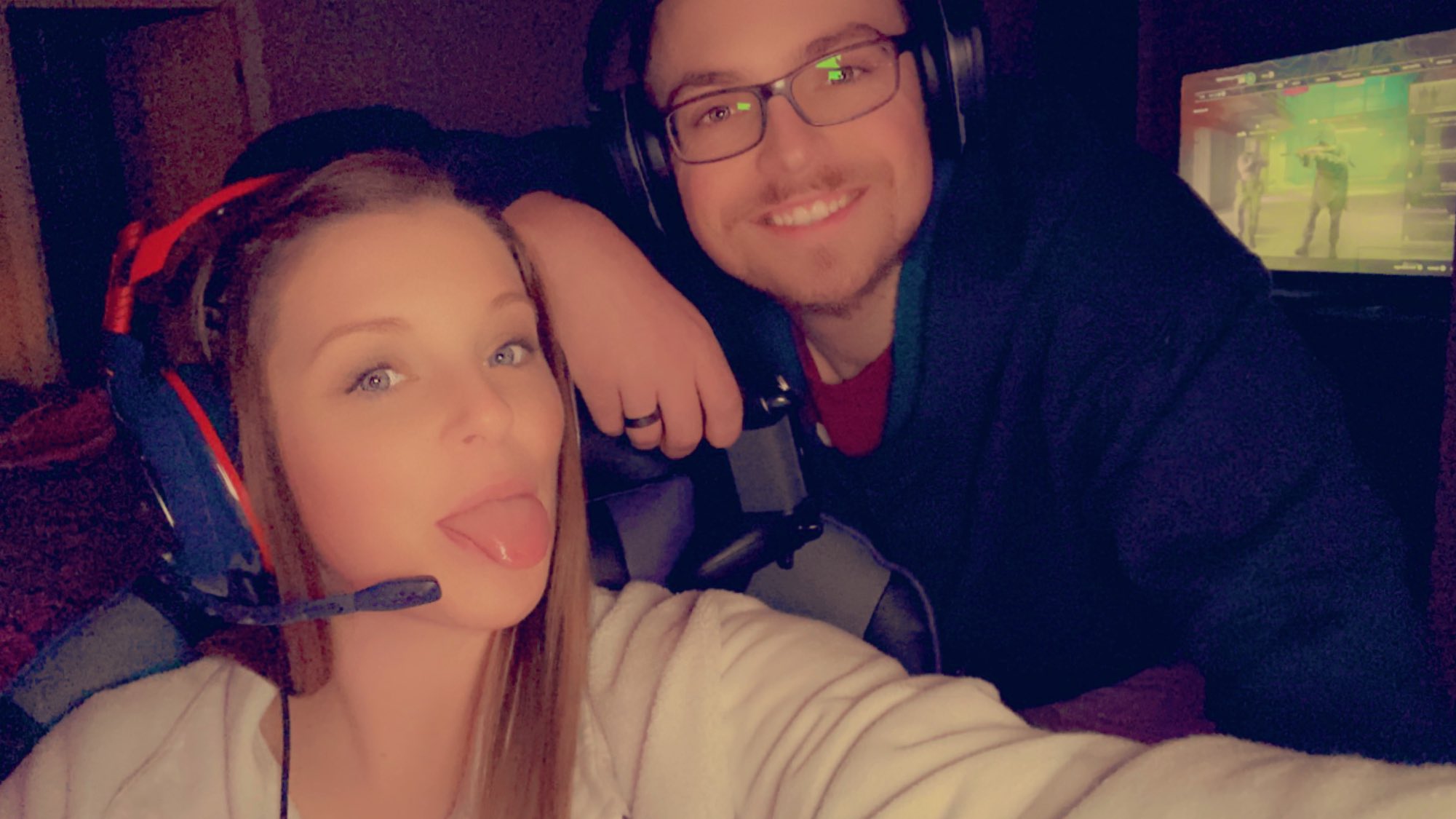 xSweet_Nightmare on Twitter: "we back! wind knocked out our internet for a minute! ️ ️ https://t ...