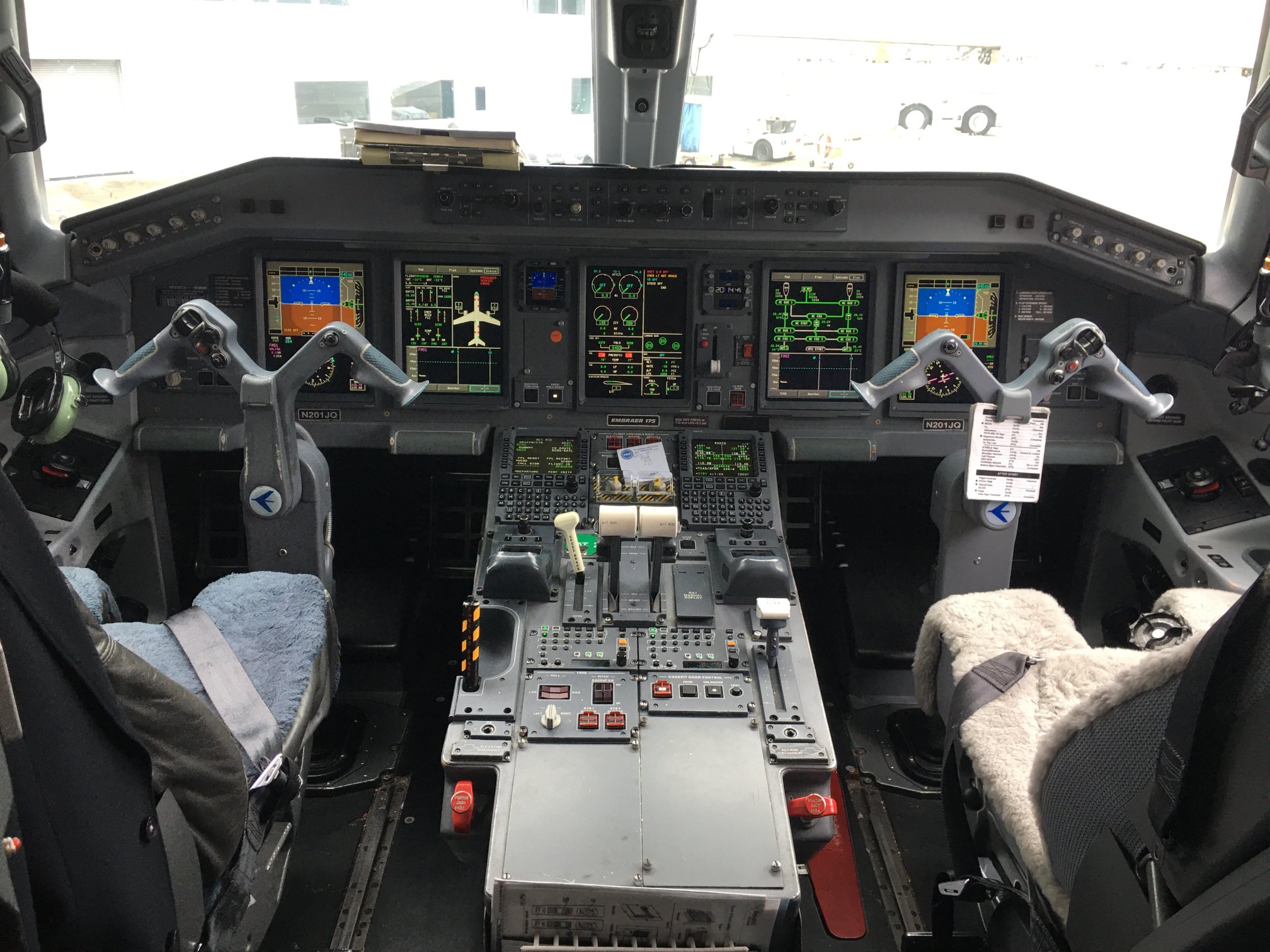 Embraer Rj145 Cockpit