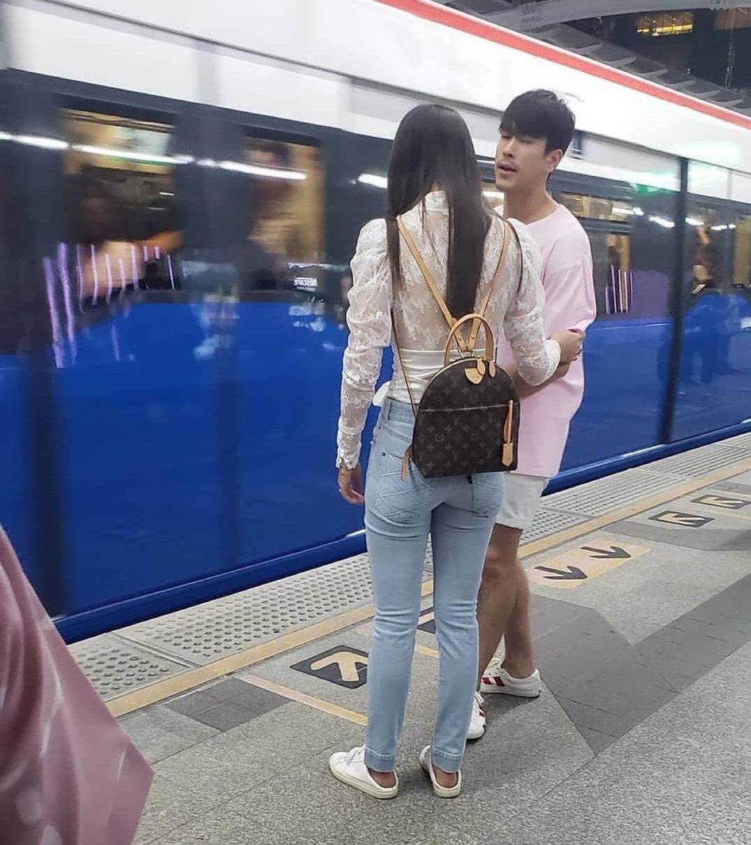 🍓🍰 on Twitter: "Yaya being cute around Nadech (to get his attention 🤭) #ณเดชน์ญาญ่า #NadechYaya ...